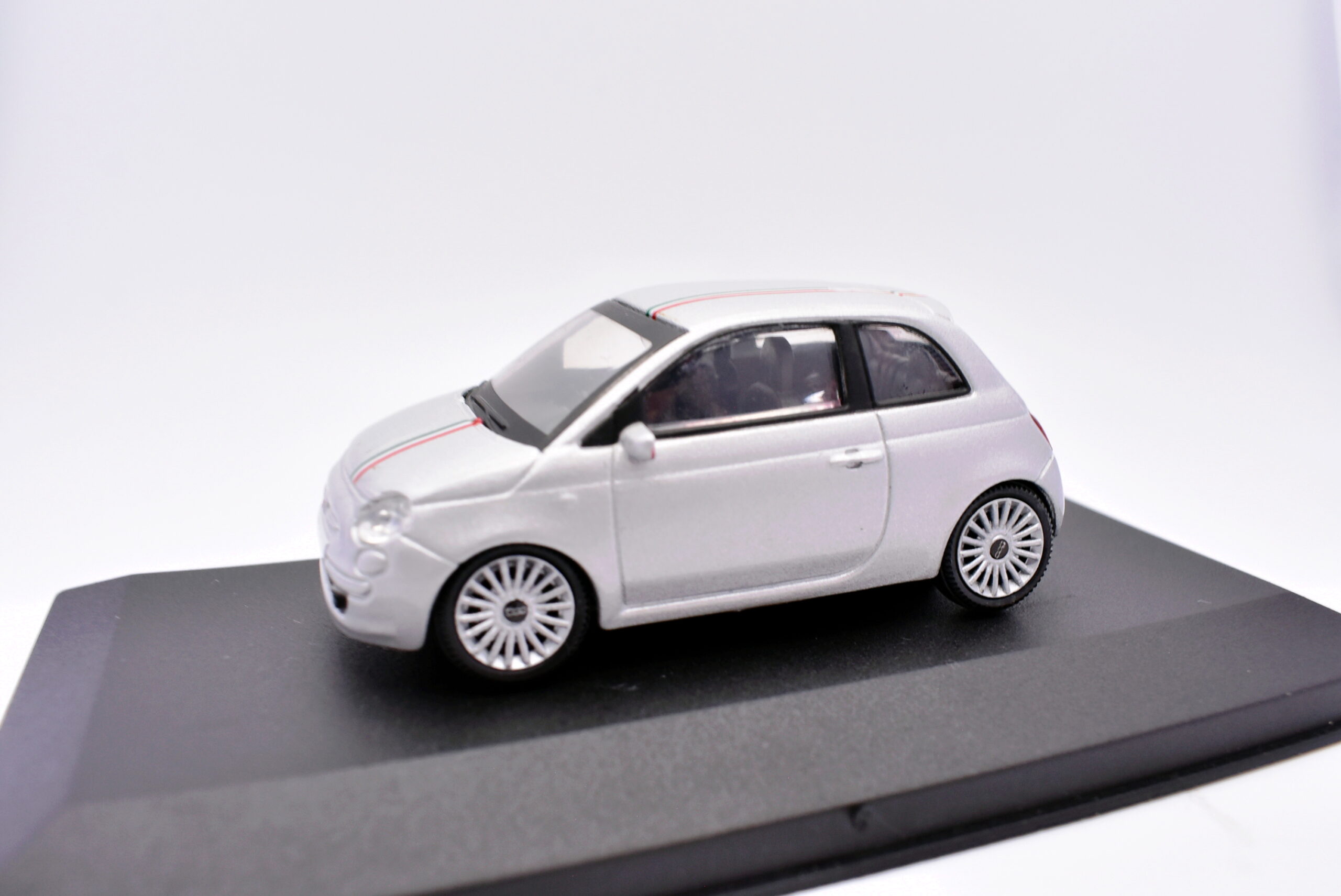 Modellino auto scala 1:43 Fiat 500 abarth diecast modellismo statico ...